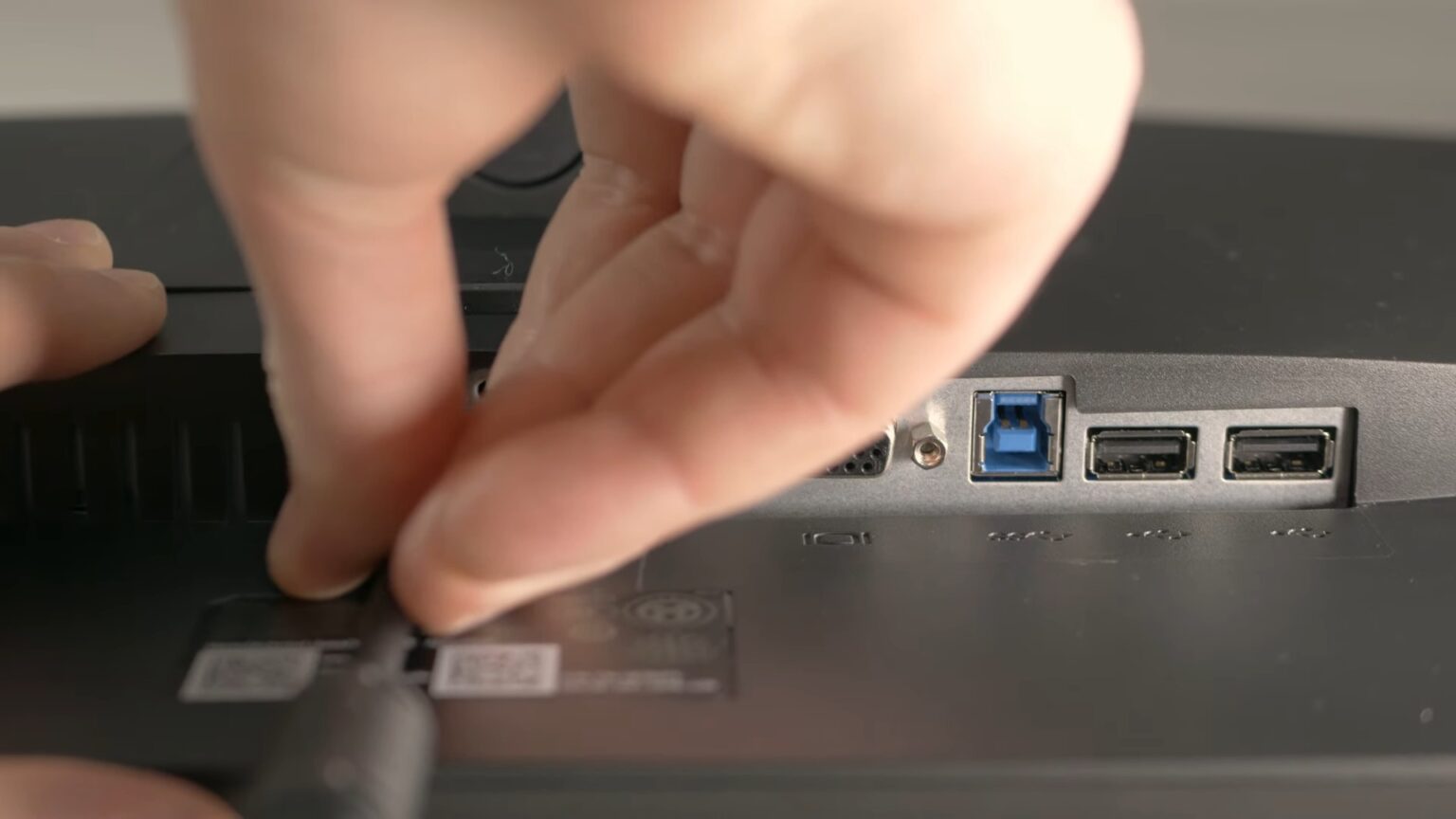 How to Connect Two Monitors to Laptop - Step by Step Guide 2024 ...